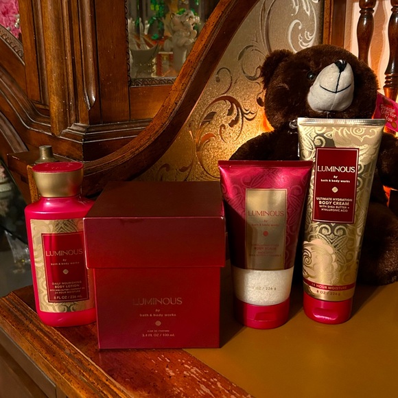 Bath & Body Works | Bath & Body | Bath Body Works Luminous Set | Poshmark